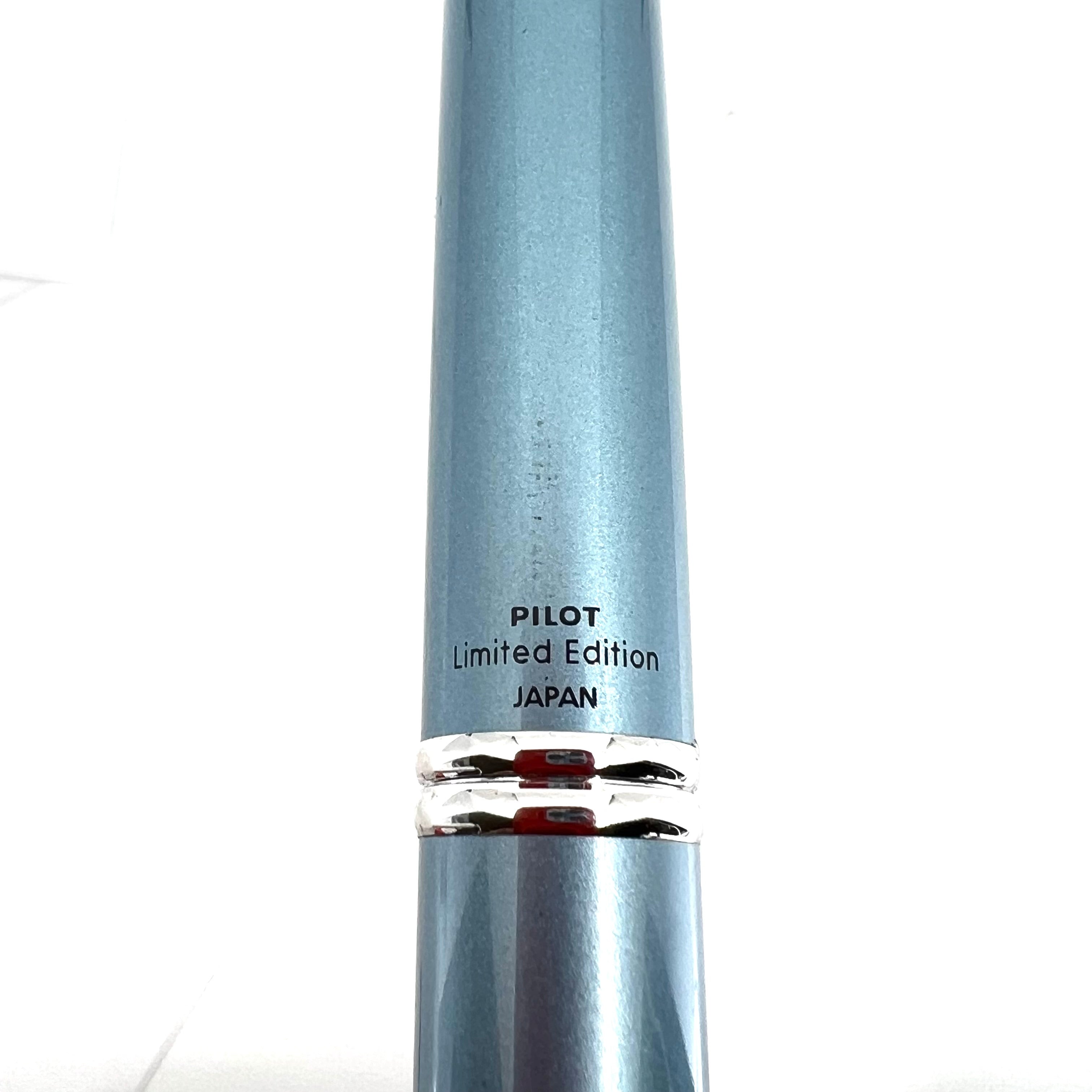 Pilot Vanishing Point 2006 Ice Blue Limited Edition Fountain Pen ...