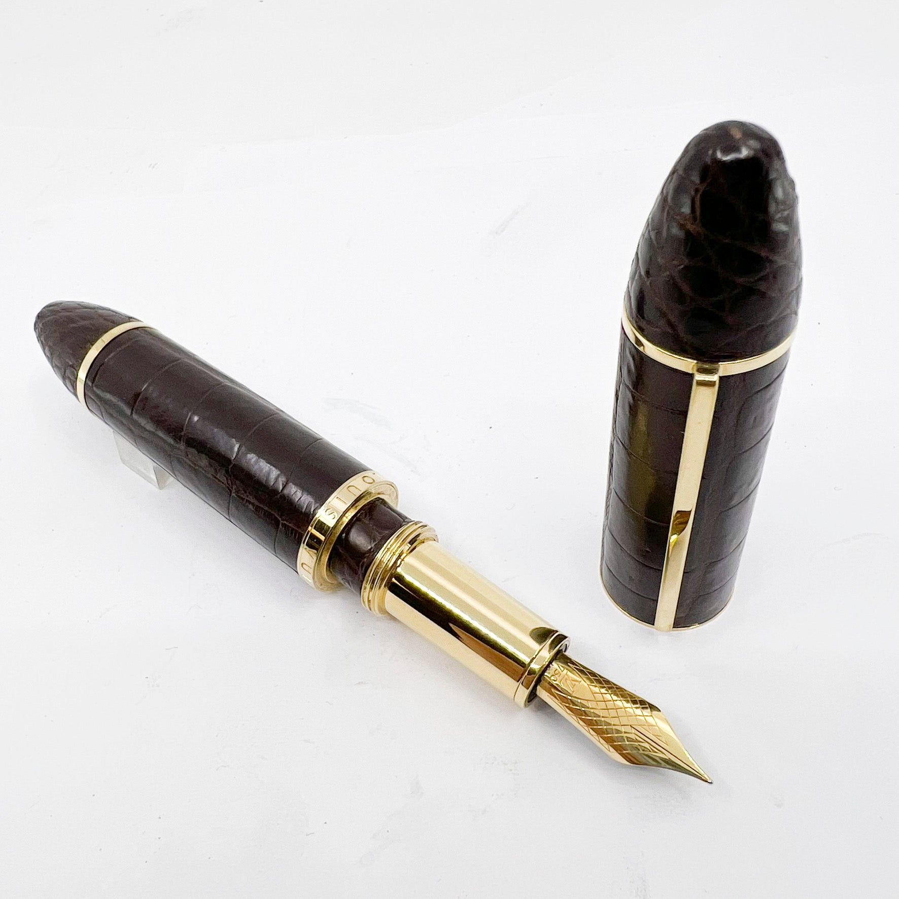 Louis Vuitton Brown Alligator Leather Cargo Fountain Pen - Medium 18kt ...