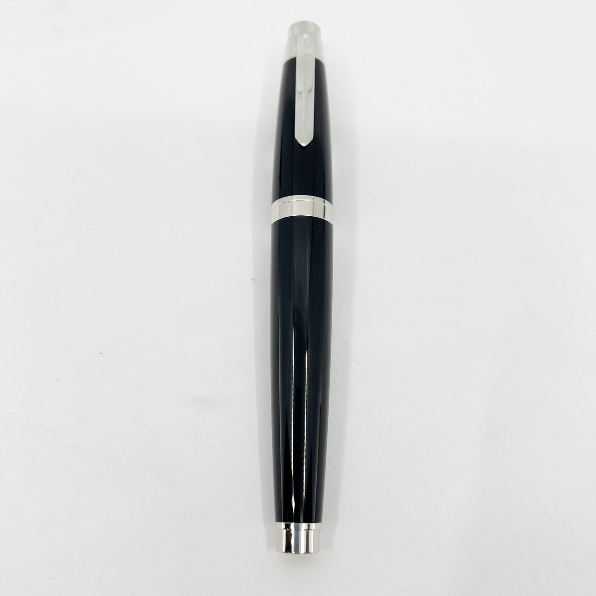 Asprey of London Black Lacquer Fountain Pen - Medium 18kt Gold Nib ...