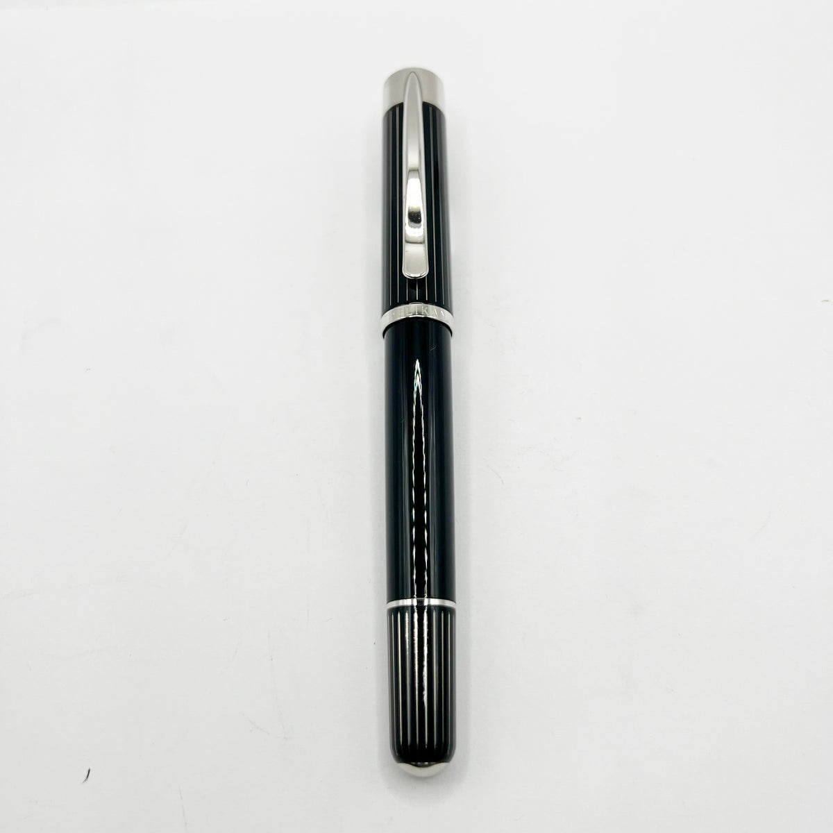 Pelikan P3100 Ductus Fountain Pen - Medium 18kt Gold Nib – Fountain Pen ...