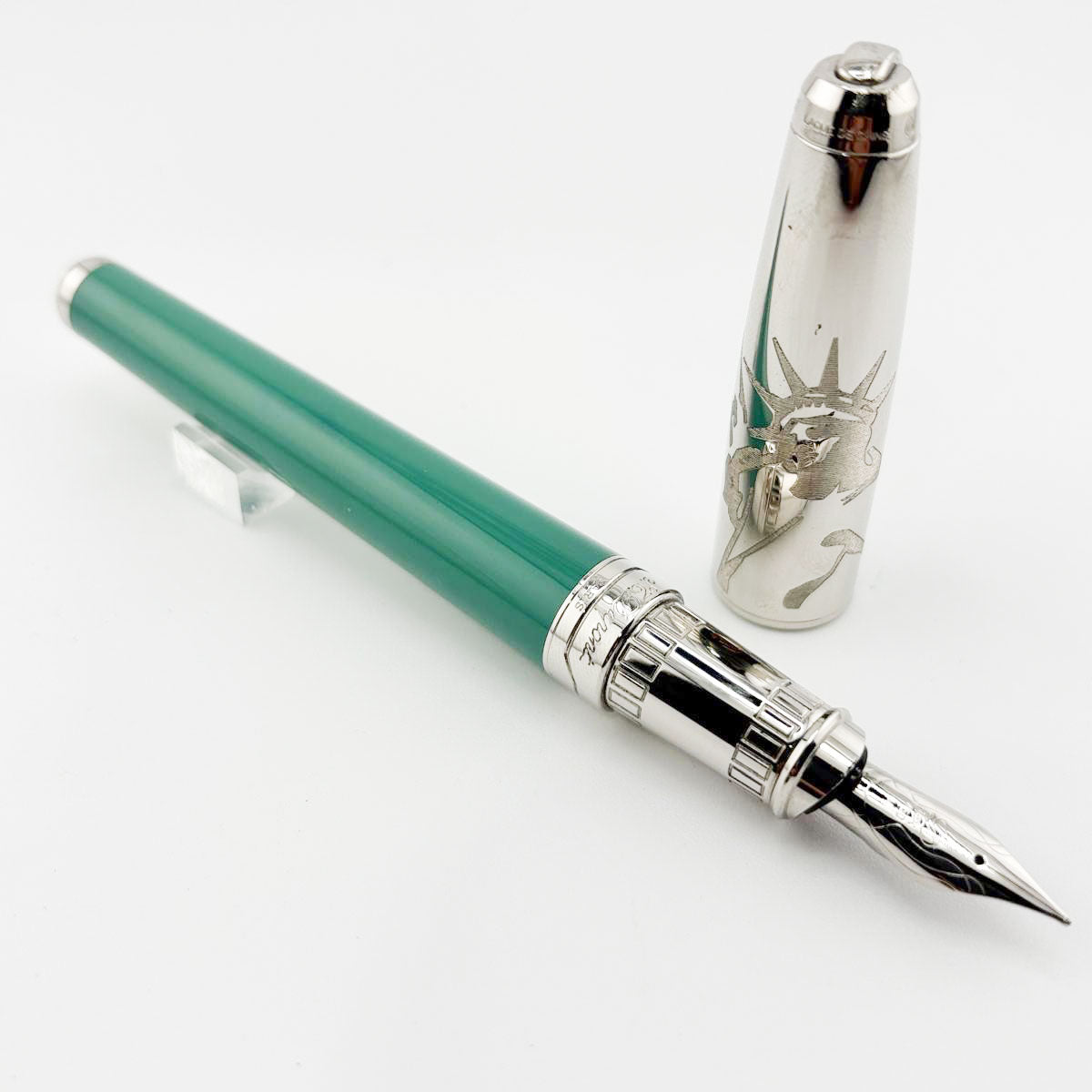 S.T. DuPont Statue of Liberty Limited Edition Fountain Pen - Medium 18 ...