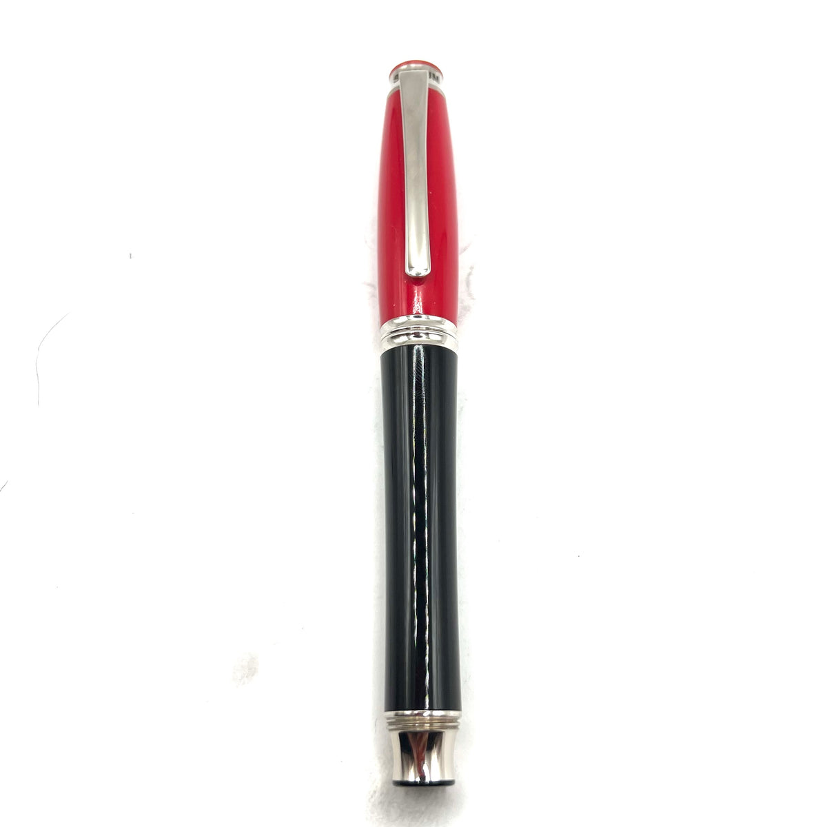 Signum (Italy) Red & Black Fountain Pen - Broad 18kt Gold Nib ...