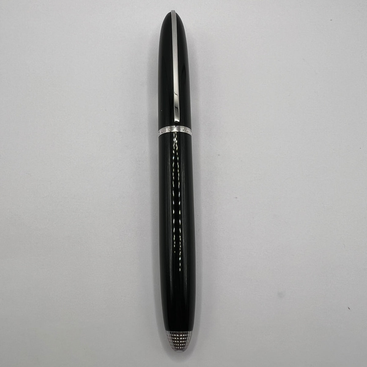 Louis Vuitton Black Lacquer Fountain Pen - Fine 18kt Gold Nib ...
