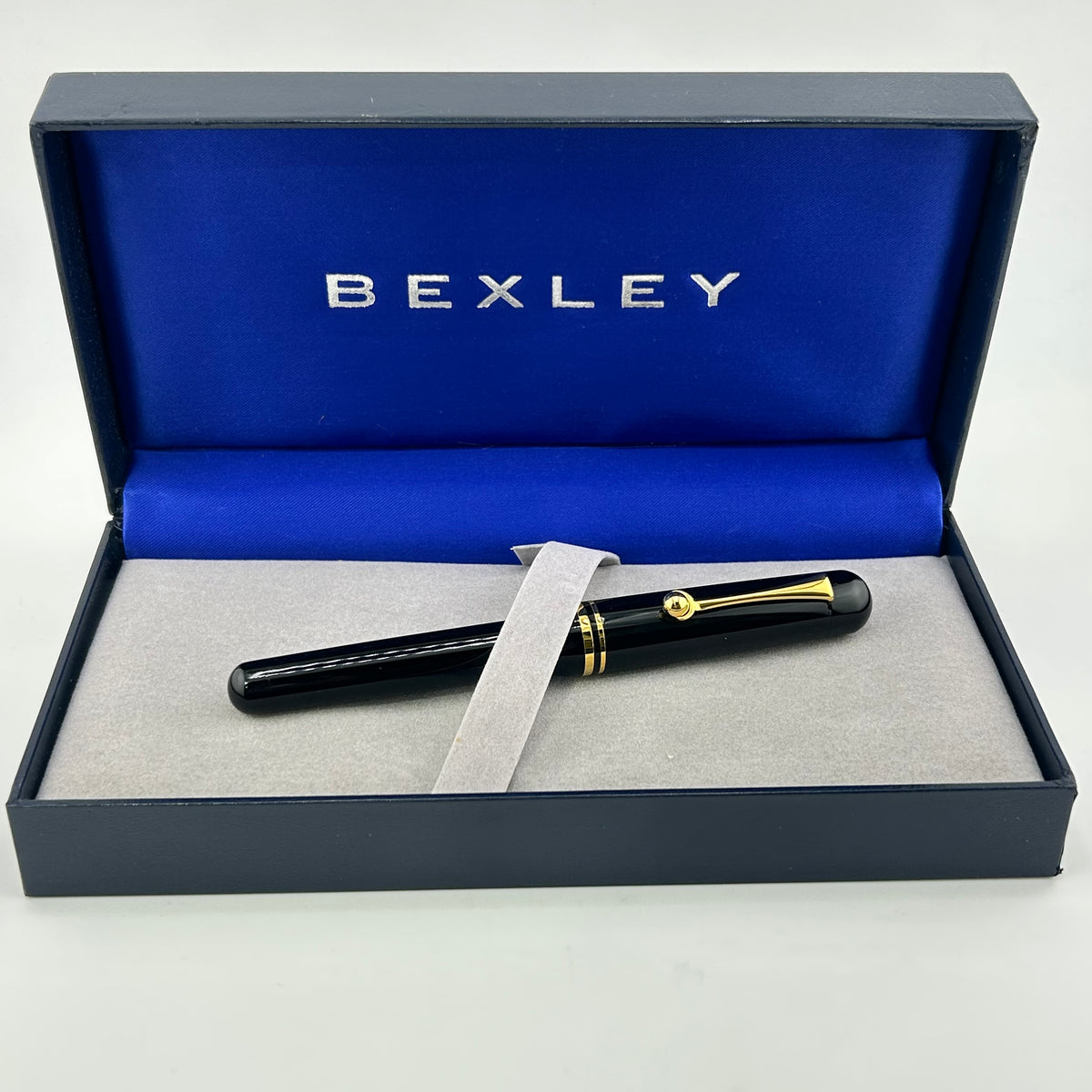 Bexley Equipoise Mid size Black - Fountain Pen – Fountain Pen Hospital